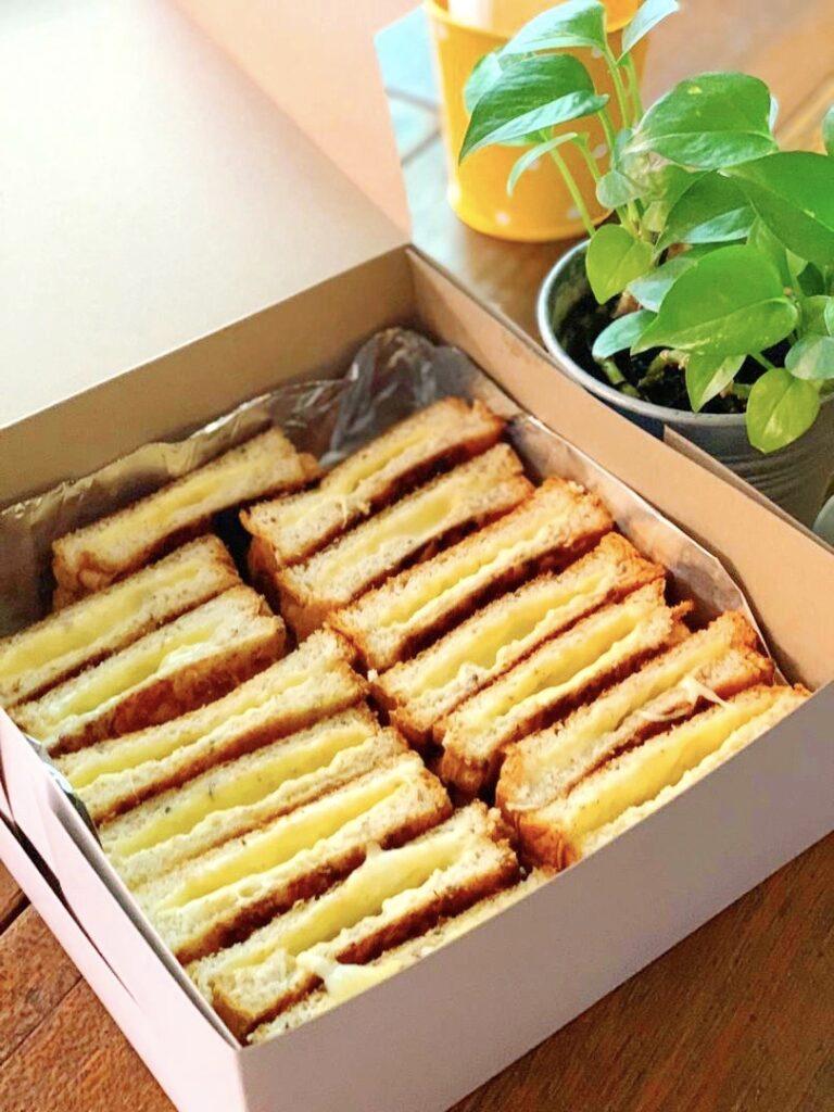Box of 15 Plain Grilled Cheese - Simply Sandwiches